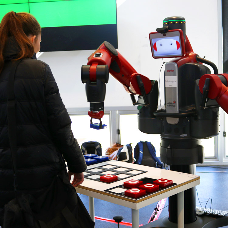 Robots and virtual reality at UC Open Day - University of Canberra